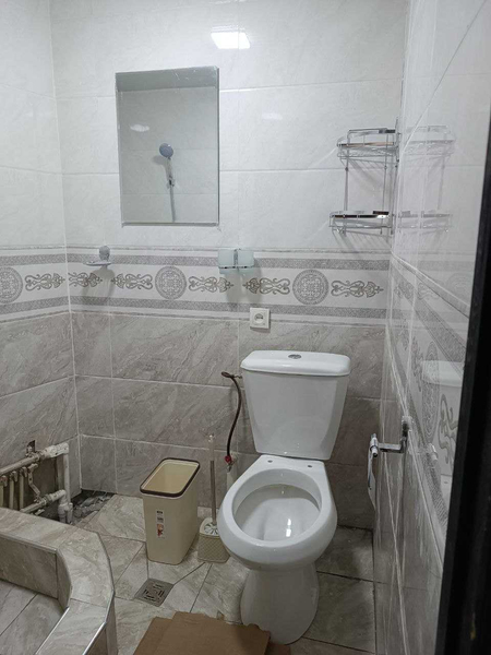 Chorsu bozori yaqinida 2qavatli 1 xonali uy sotiladi