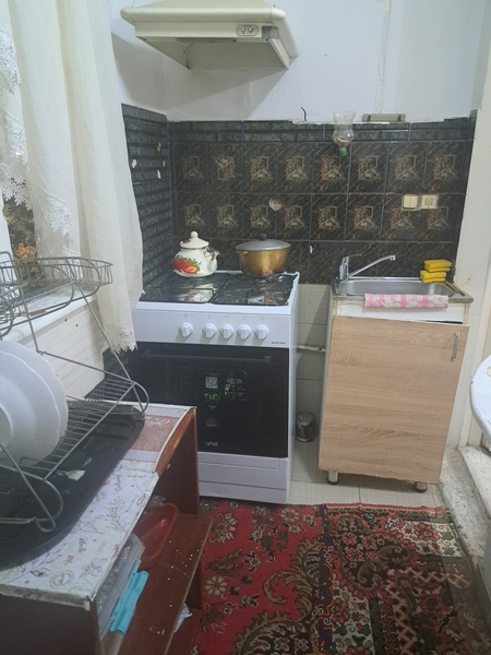 Ijaraga bitta qiz kerak