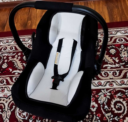 Фирменный коляска от фирмы LUX MOM 3 в 1
