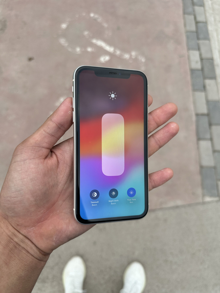 iPhone 11 sotiladi obmen ayfon laga