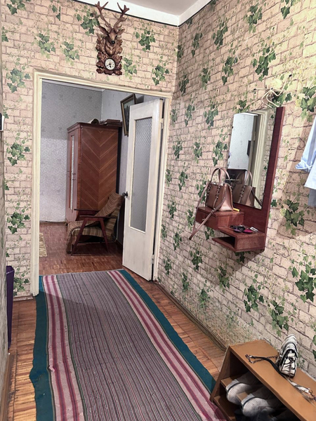 Продам квартиру Юнусобад-10кв.  1в2/4/5, балкон 2х6, S55,23,