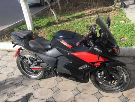 Prodaetsya Motosikl i Mnogo instrumenta
