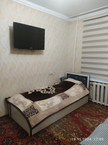 Аренда с хозяийкой  сдаю  комнату 100$