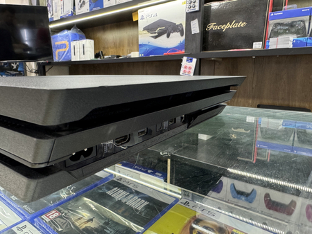 PlayStation 4 PRO 3 ревизия в идеальном состоянии!!!