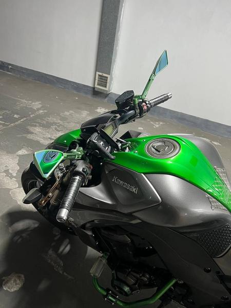 KAWASAKI Z1000 sotiladi