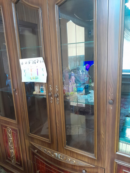 Стенка мебель сотилади