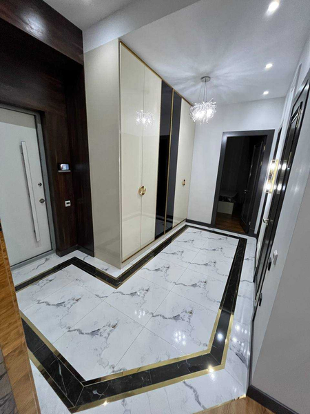 В продаже 3-х комнатная с дизайнерским ремонтом (id1028)