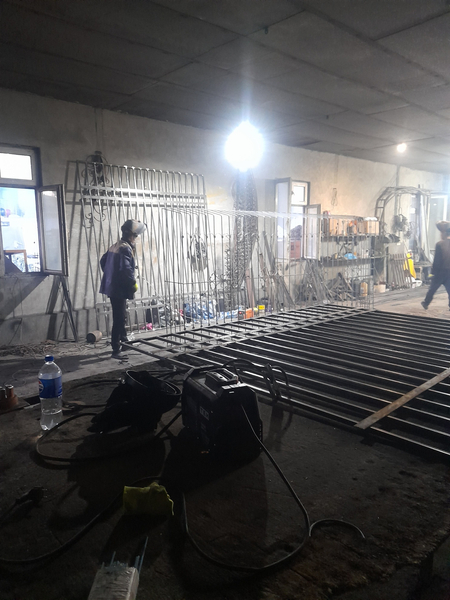 Arzon narxlarda reshotka va boshqa metal konstruktsiya xizmatlari