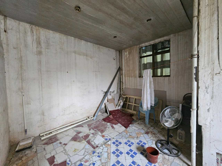 1 xonali 40m² 1-qavat uy sotiladi