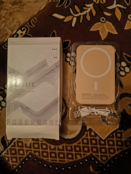 Продаётся PowerBank, новый, для IPhone.
