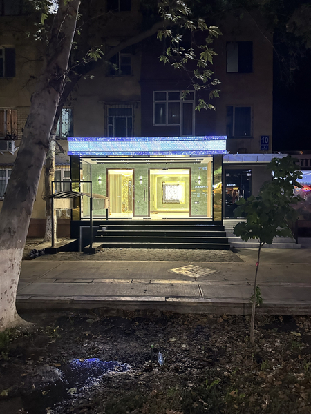 Срочно продается нежилое помещение на первой линии