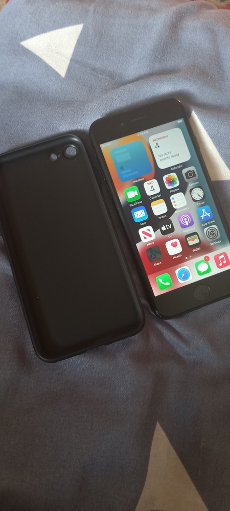 I phone 7 Black rang 128gb ideal