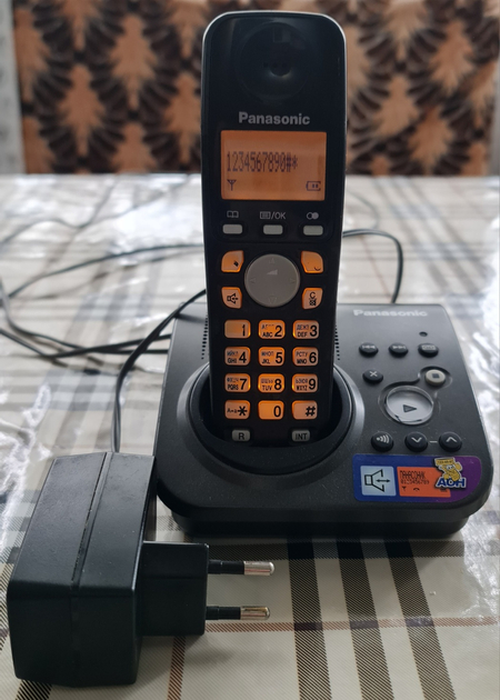 Радилтелефон Panasonic KX-TG7225RU