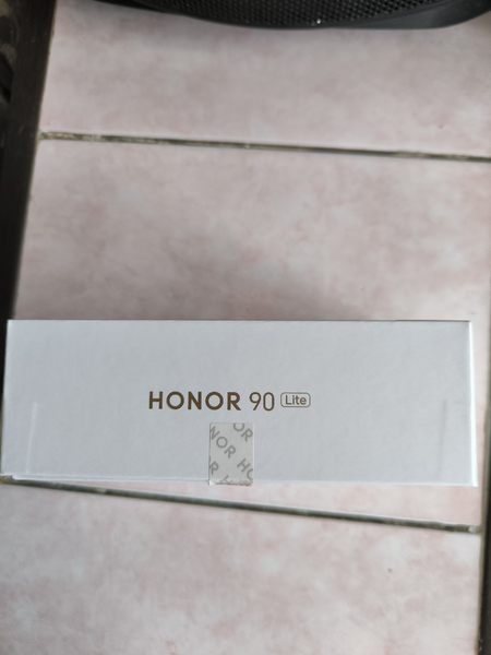 HONOR 90 Lite оперативка 8+5 хотира 256.G холати аьло