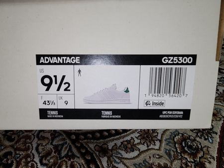 Кроссовки adidas.  Размер US 9,5. Оригинал.