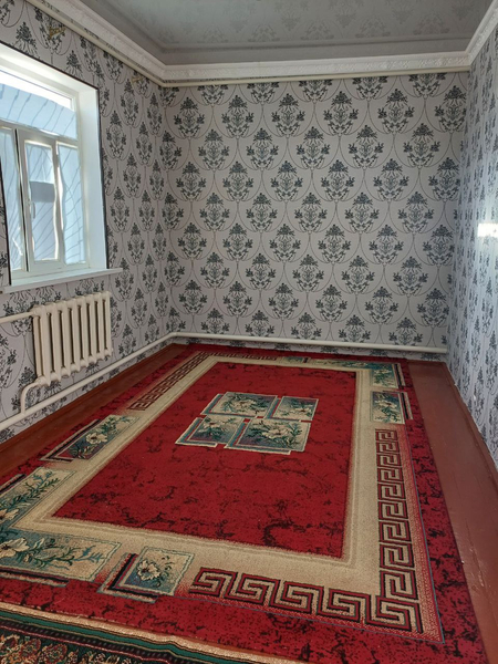 Уй жай сатылады.