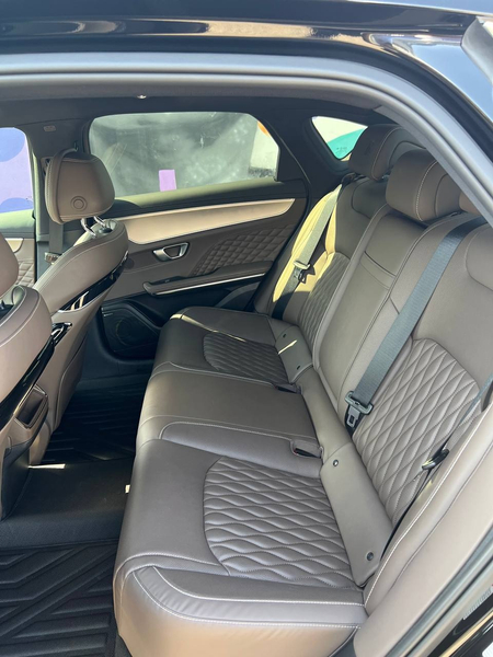 BYD HAN flagship 715 km