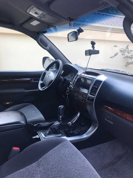 Toyota Prado 120