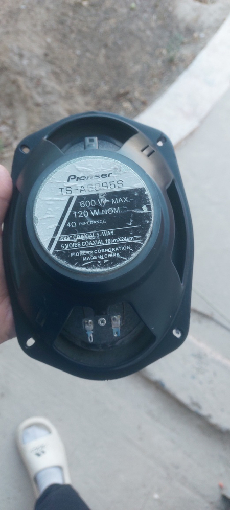 Pioneer kalonka sotiladi