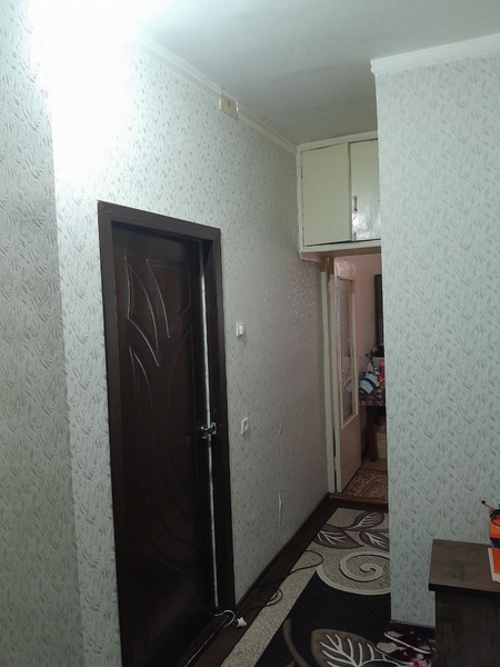 Продаеться 2 х ком кв 8 м.р (чинара)