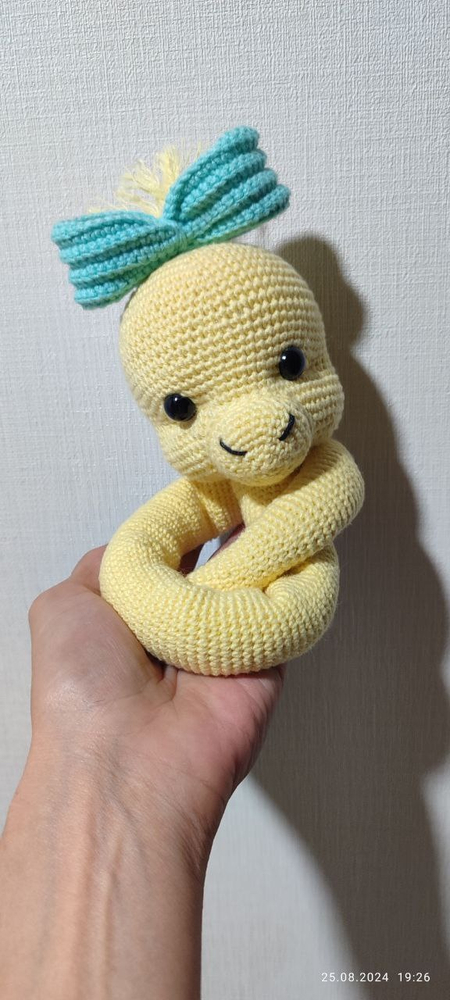 Вязаные игрушки ручной работы.