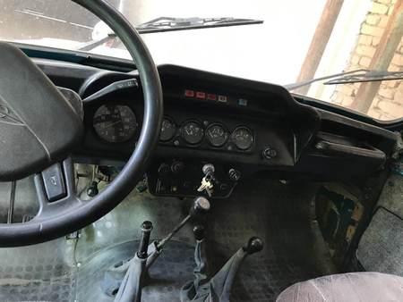 Uaz bars sotiladi