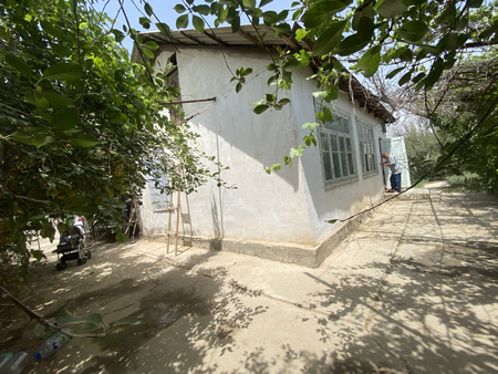 Hovli sotiladi srochno 6 sotix