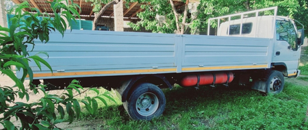 Isuzu Исузу  срочний сотилади 5 тонналик йили 2010