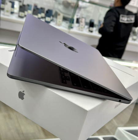 Macbook Air M3  цикл 1 емкость 100%