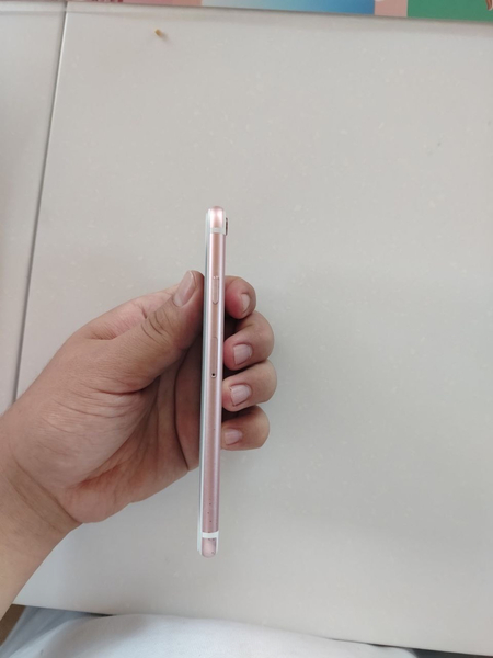 iphone 6s 32 gb pink  xolati zor srochna pul kere                    .