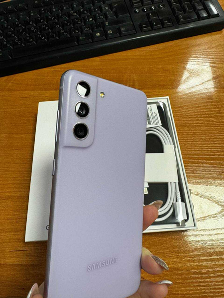Samsung 21 FE-256Gb