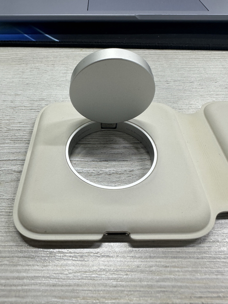 Зарядное устройство Apple MagSafe Duo Charger