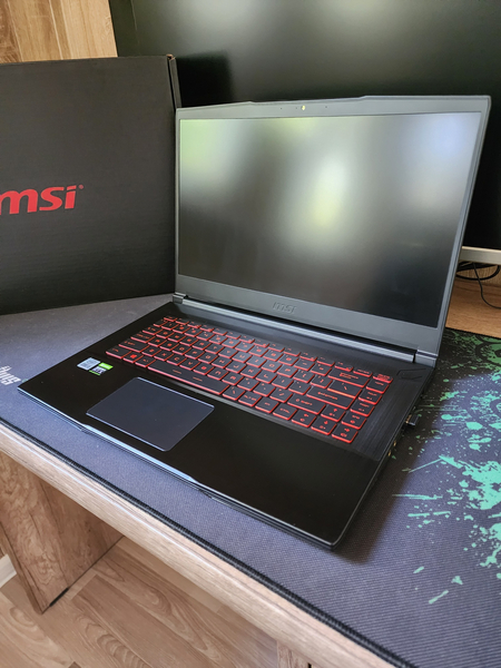 Продаётся игравой ноутбук MSI GF63 Thin 10UD полный комплект!