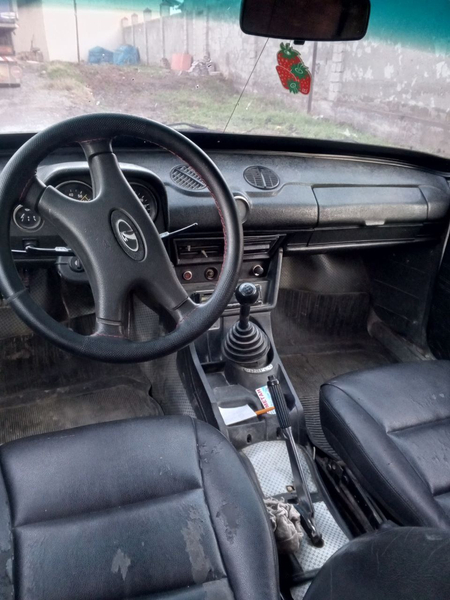 Vaz 21 06 Sotiladi