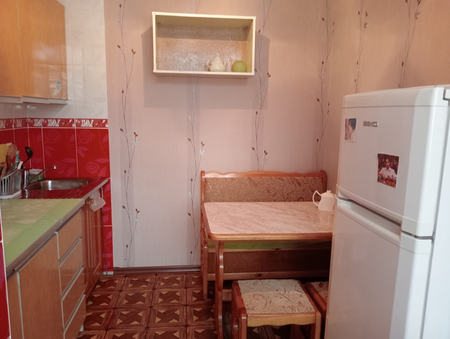 Продается своя квартира по ул.Лисунова, напротив КорзинкиКирпичный дом