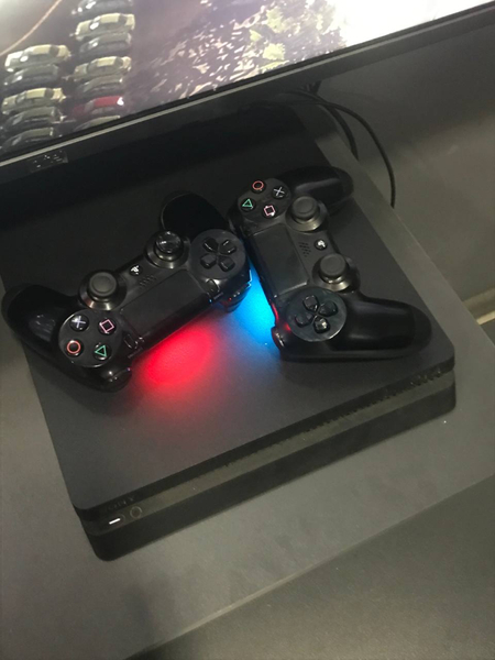 PlayStation Komplekt sotiladi