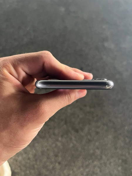 Iphone 11 64gb sotiladi