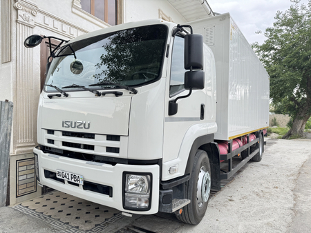 Isuzu sotiladi naxt va nasiya buladi kilishilgan holda