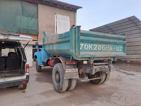 Zil 130 sotiladi.