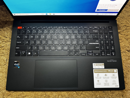 ASUS - 15.6” OLED 2.8K 120hz! I9-13900H! 16GB! 1TB SSD