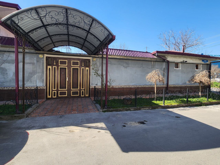 2.6 сотихли ховли Узбекфилмда сотилади