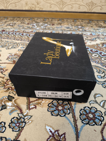 Tufli yangi umuman kiyilmagan 36 razmer