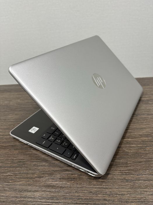мощный i5 ноутбук Hp 15, отличное состояние, яркий Led HD экран