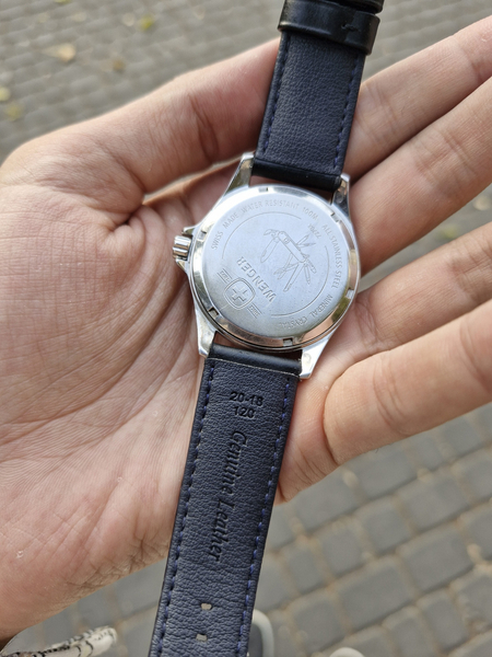 Wenger original Shvetsarski soat