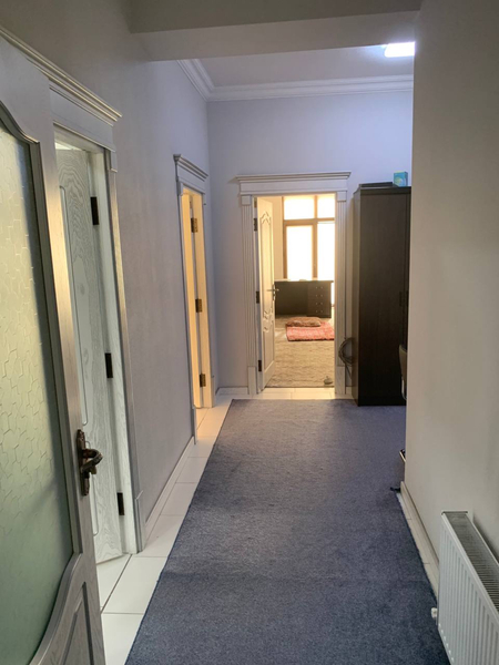 Sergili 5a nijiloy ofis 1 etaj va padval qism sotiladi