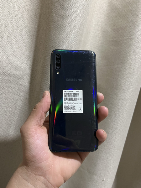 Samsung A 50 4/64 ГБ Хорошее состояние