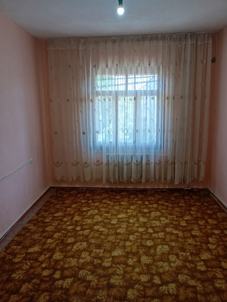 Sergeli 1 xonali kvartira sotiladi