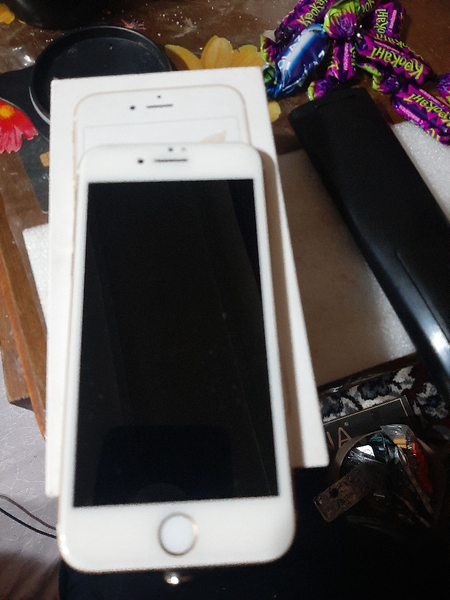iPhone 6 s сотилади