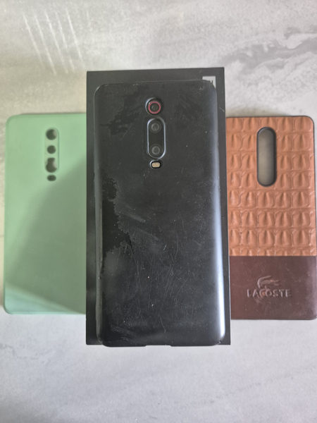 Продается Xiaomi Mi9T черный карбон