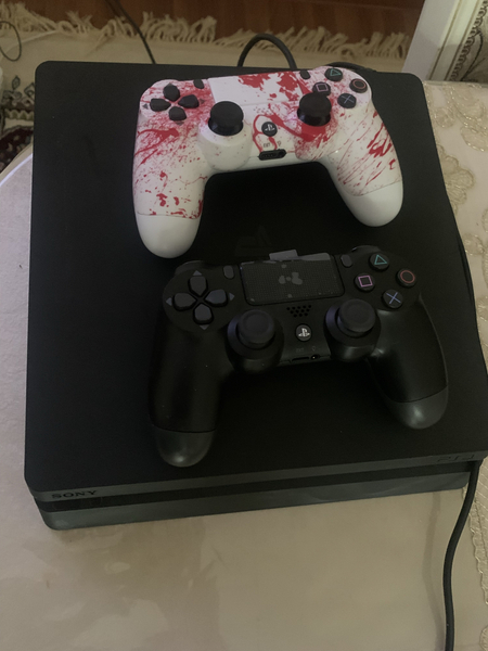 PlayStation 4 slim 500gb